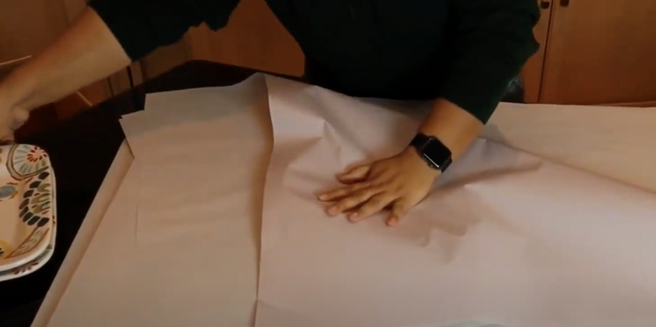 How to Safely Pack Plates | Town & Country Movers, Inc.